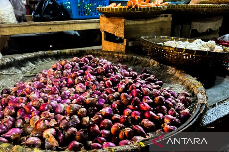 Harga Cabai & Bawang Merah Anjlok! Ini Daftar Harga Pangan Terbaru - Ekonosia